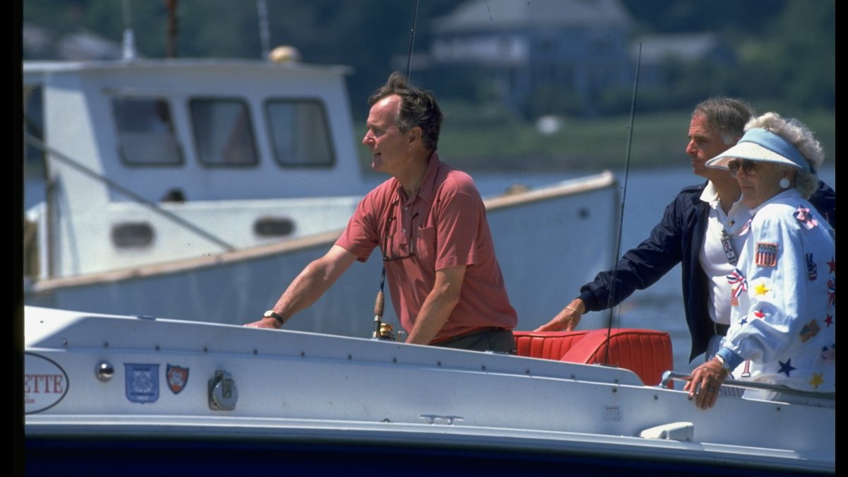 George H.W. Bush’s speedboat fetches $435,000 at benefit auction – NBC ...