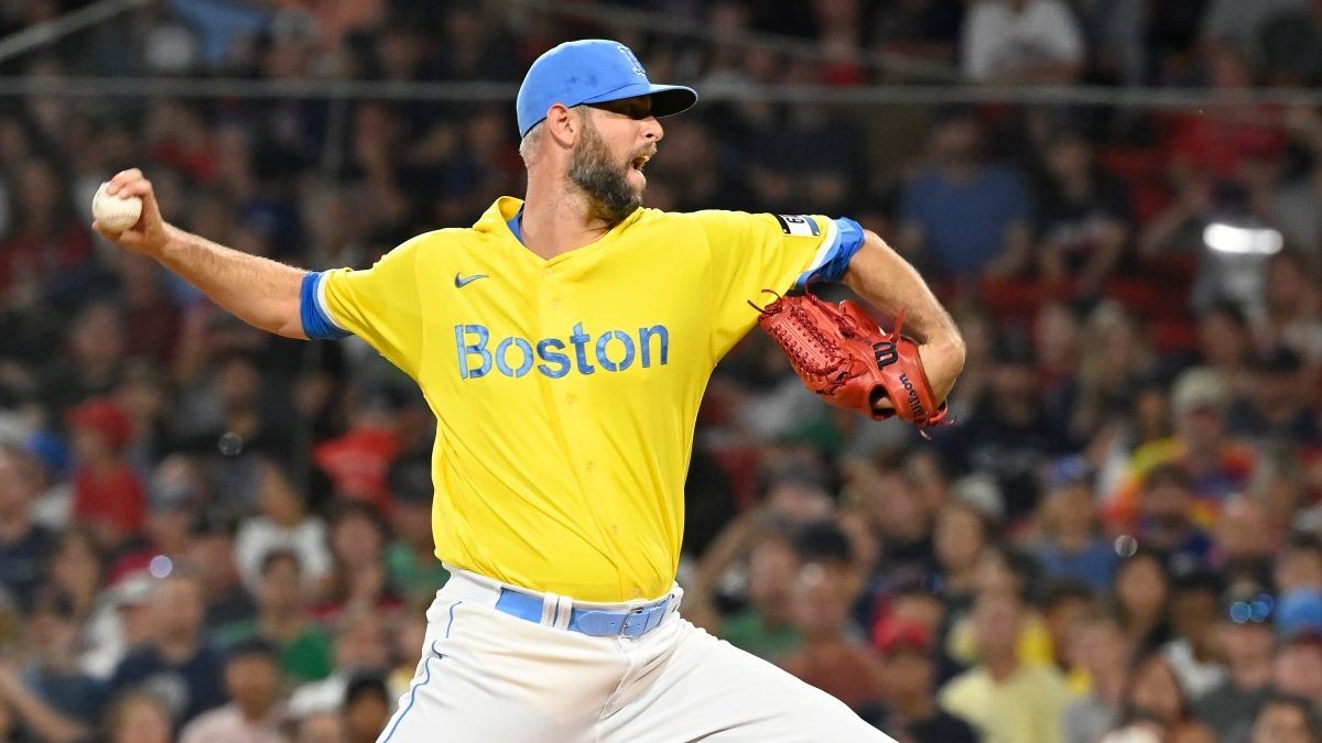 Red Sox place RHP Chris Martin on the 15-day injury list because of ...