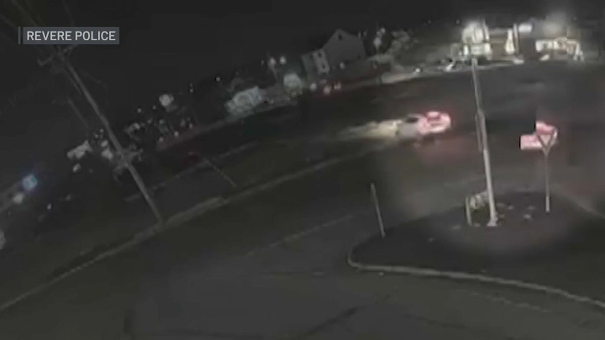 VIDEO: Flying car at Revere’s Brown Circle rotary – NBC Boston