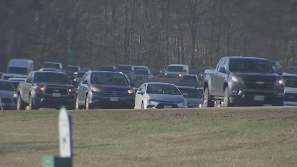 Revelers sit for hours in traffic to see total solar eclipse – NBC Boston