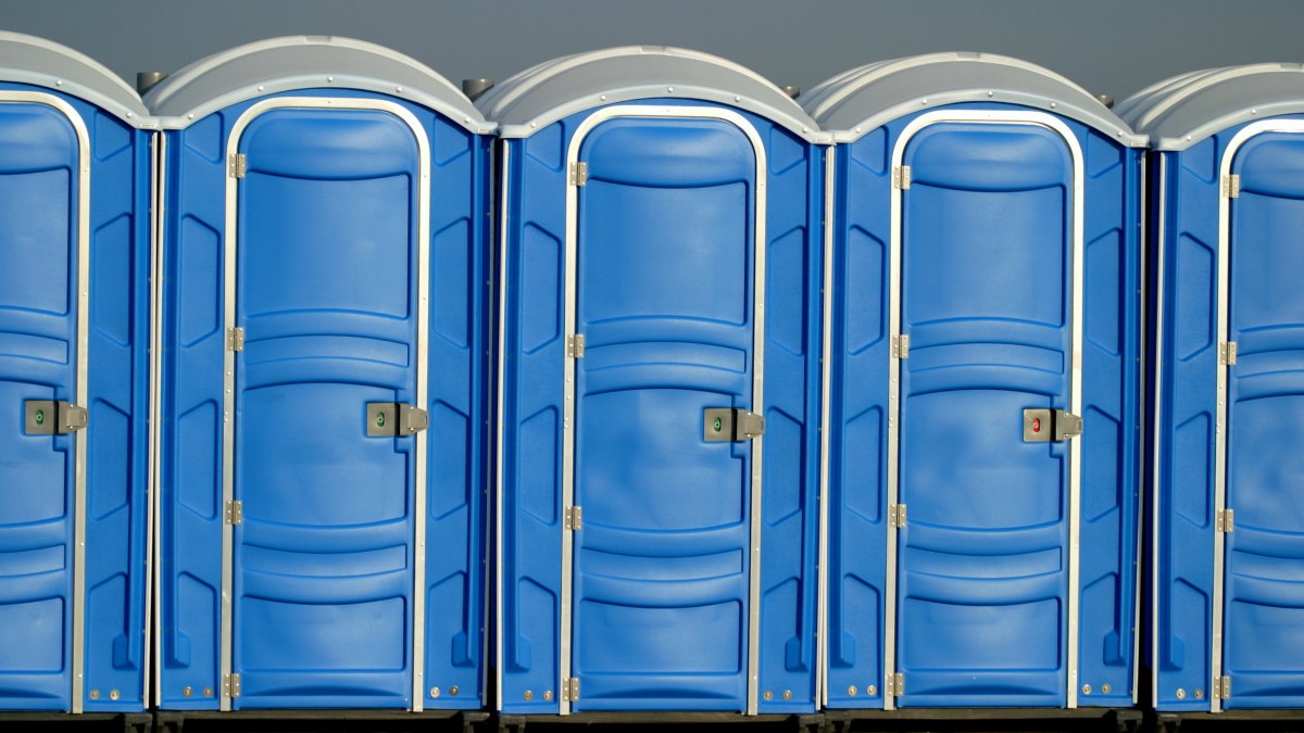 Manchester, NH: Girl, mom pushed over in port-a-potty – NBC Boston