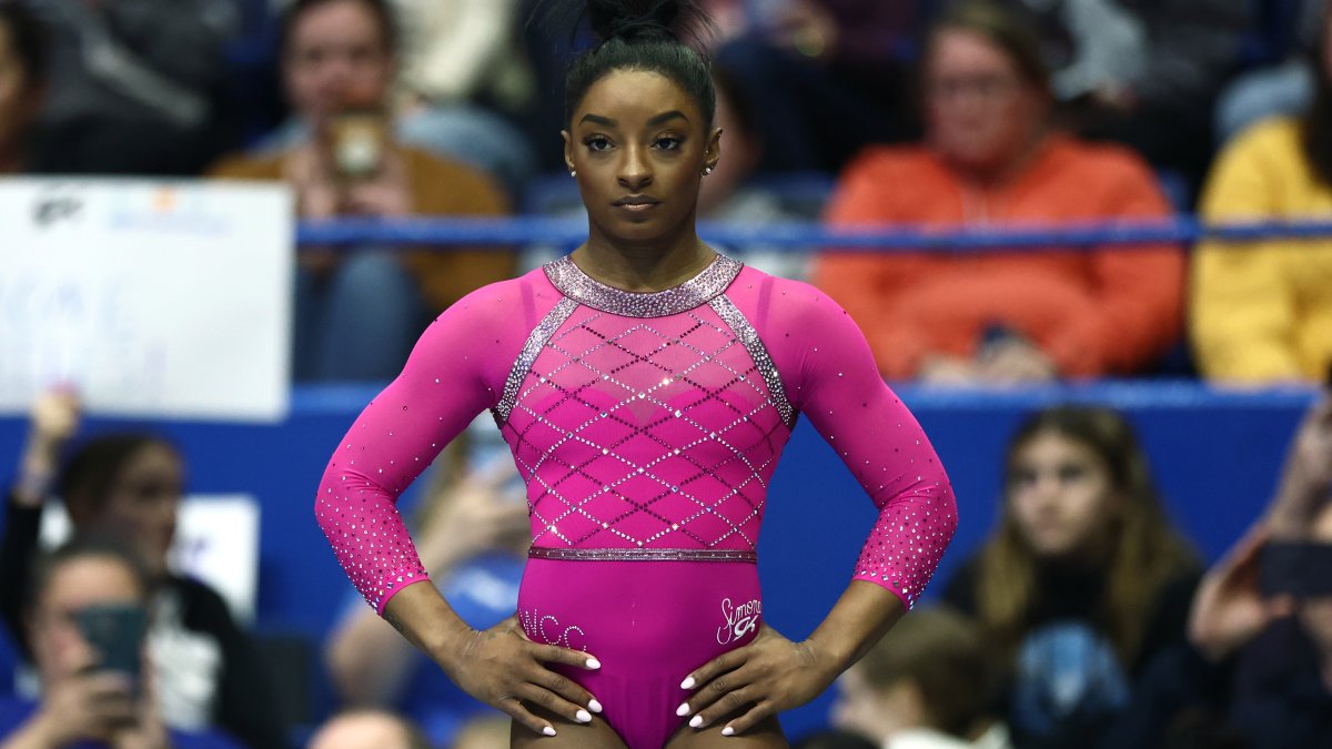 Simone Biles shines at the U.S. Classic – NBC Boston