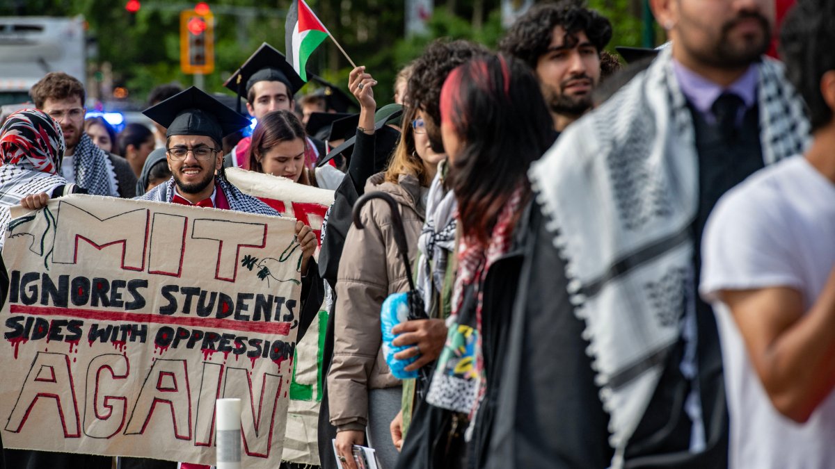 MIT students walk out of commencement in support of Palestinians – NBC ...