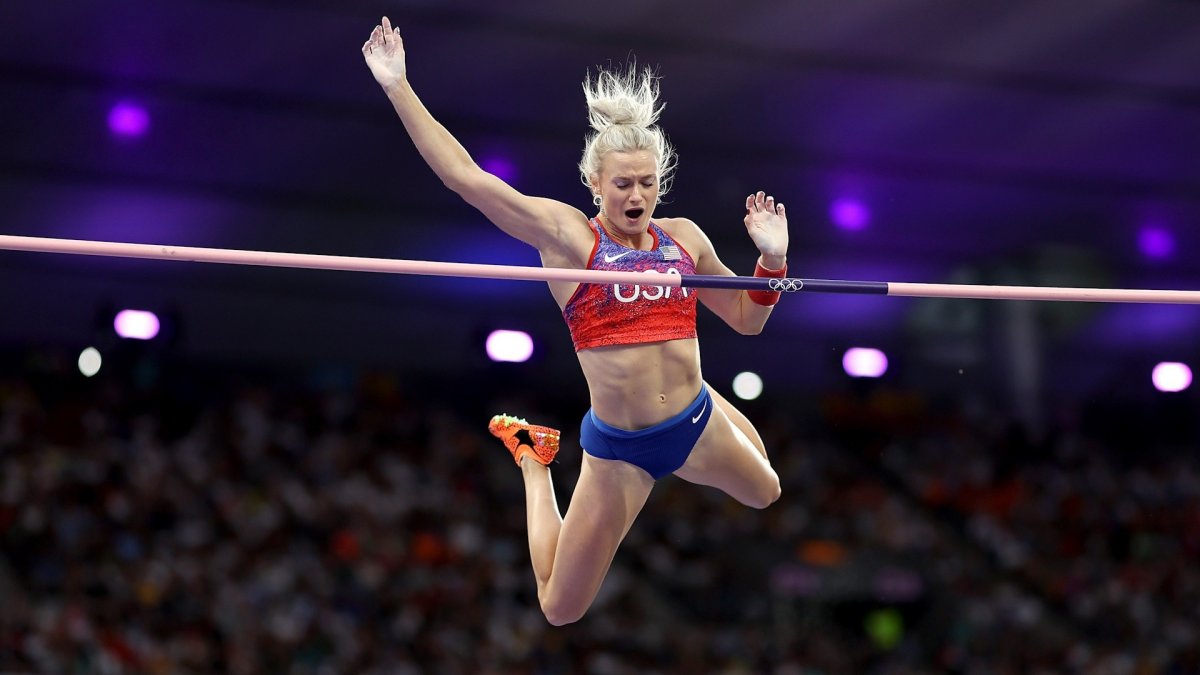 Katie Moon wins silver in women’s pole vault – NBC Boston