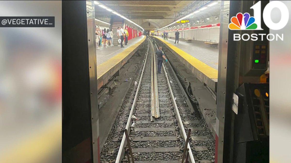 Man dies after falling onto tracks at Park Street Station in Boston ...
