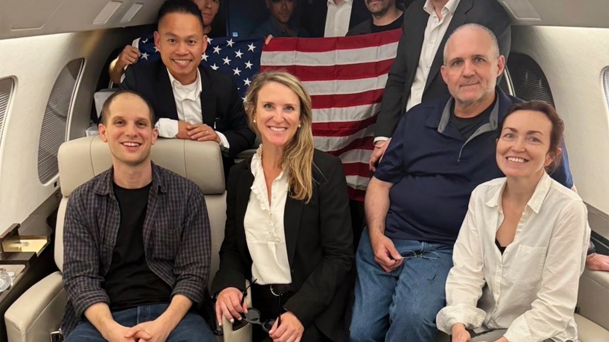 Prisoner Swap Frees Reporter Evan Gershkovich Paul Whelan Nbc Boston