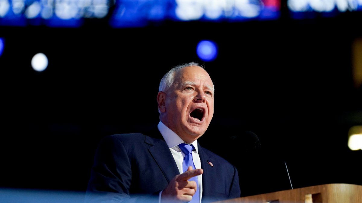 Live updates: Bill Clinton, Tim Walz speak tonight at DNC in Chicago ...