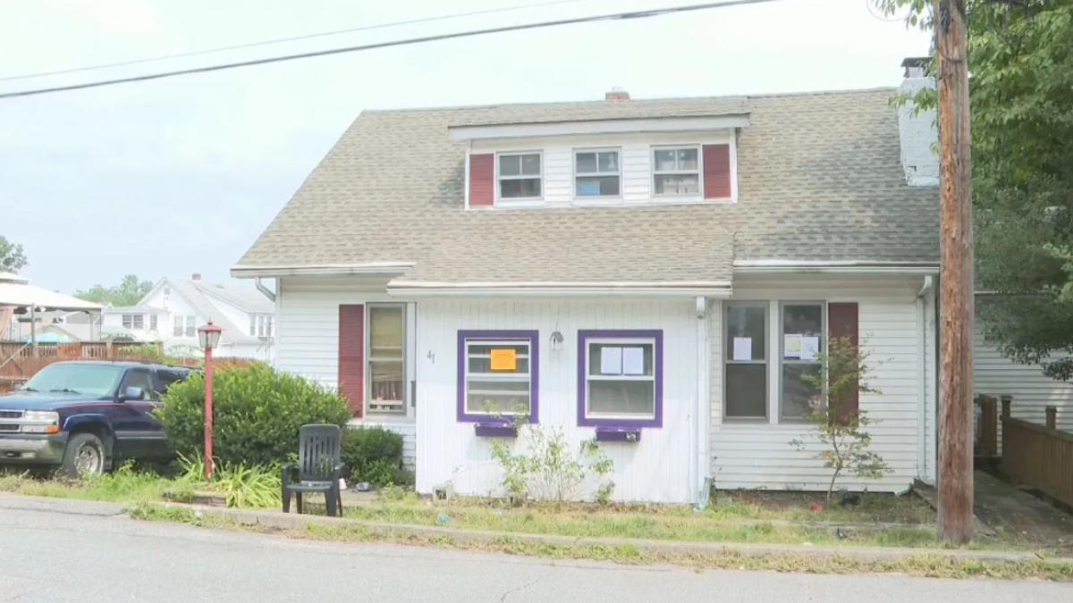 Johnston RI Harris Ave. deplorable conditions – NBC Boston
