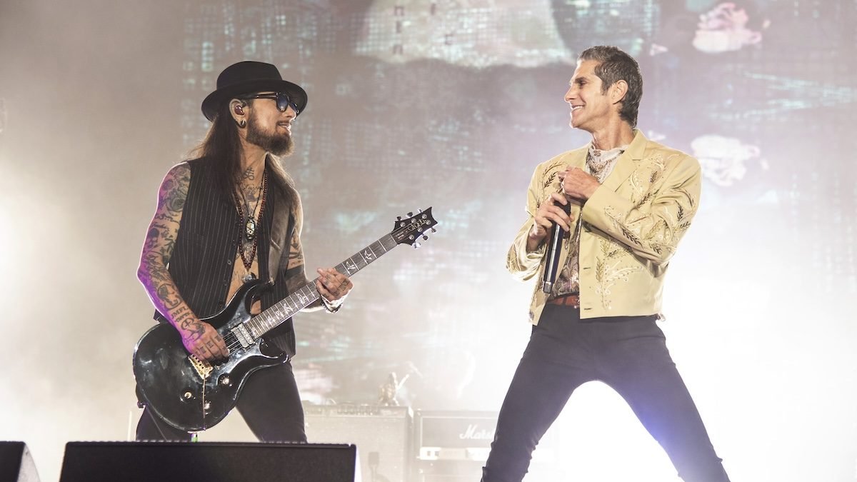 Jane’s Addiction cancels its tour after Farrell-Navarro fight – NBC Boston