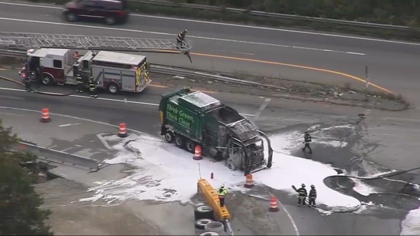 Taunton, MA garbage truck fire on Route 140 – NBC Boston Taunton, MA garbage truck fire on Route 140 – NBC Boston