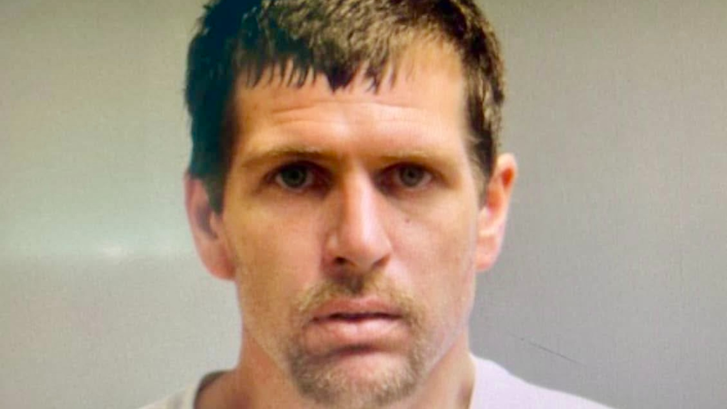 Vermont police officer shot, suspect Scott Mason sought – NBC Boston