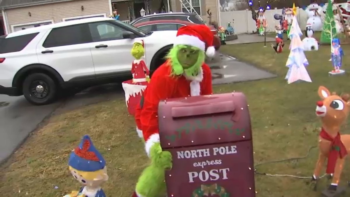 Santa’s little helpers in Bridgewater bringing Christmas cheer – NBC Boston