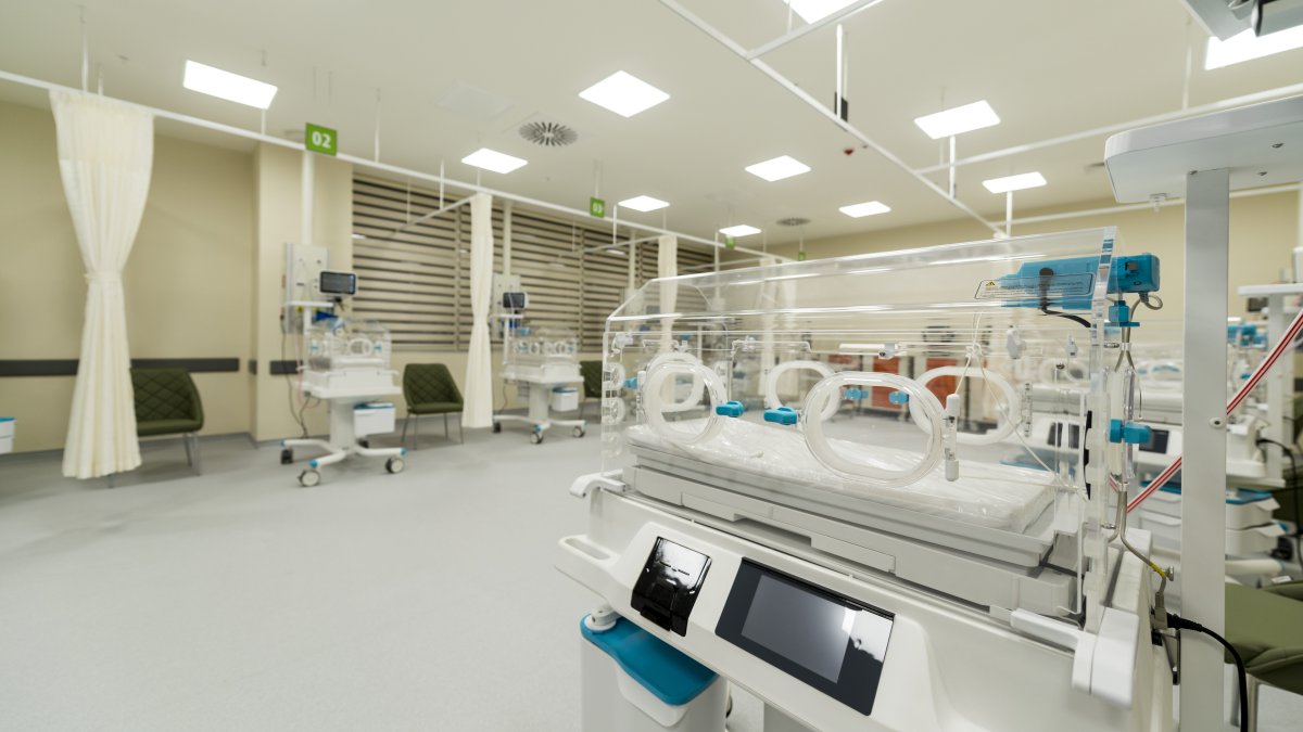 Ex-hospital worker arrested after 3 premature babies suffer fractures ...