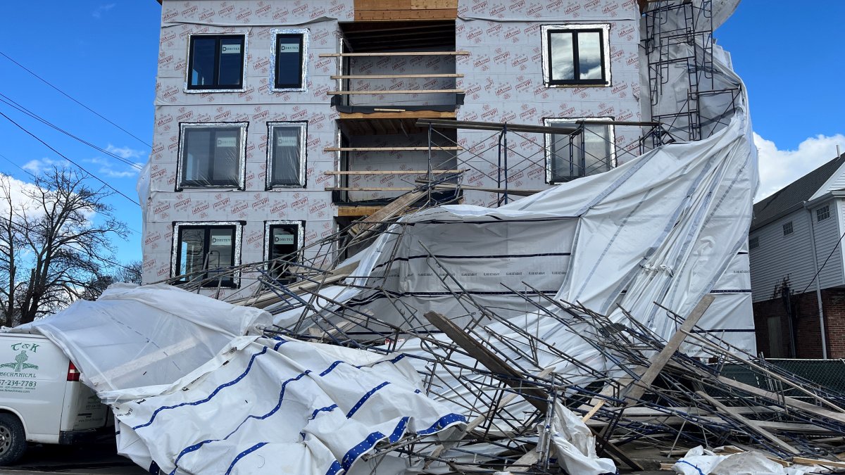 Quincy, Mass. scaffolding collapse caused by wind, fire officials say ...