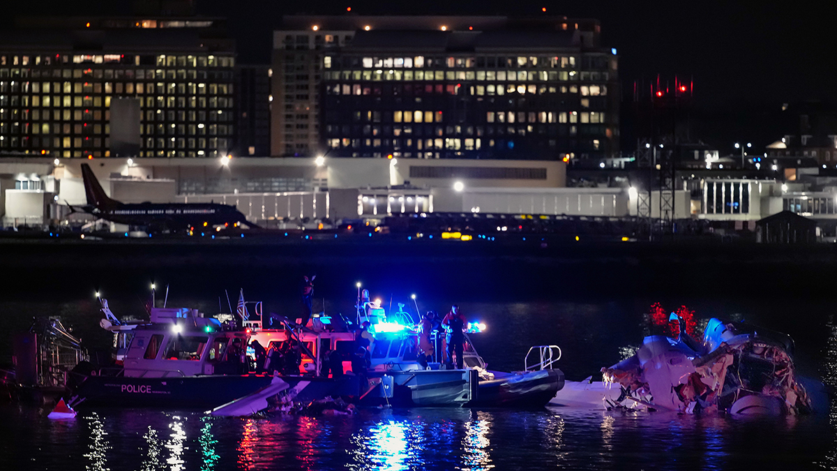 Live updates: Search underway after plane, helicopter crash near DCA ...