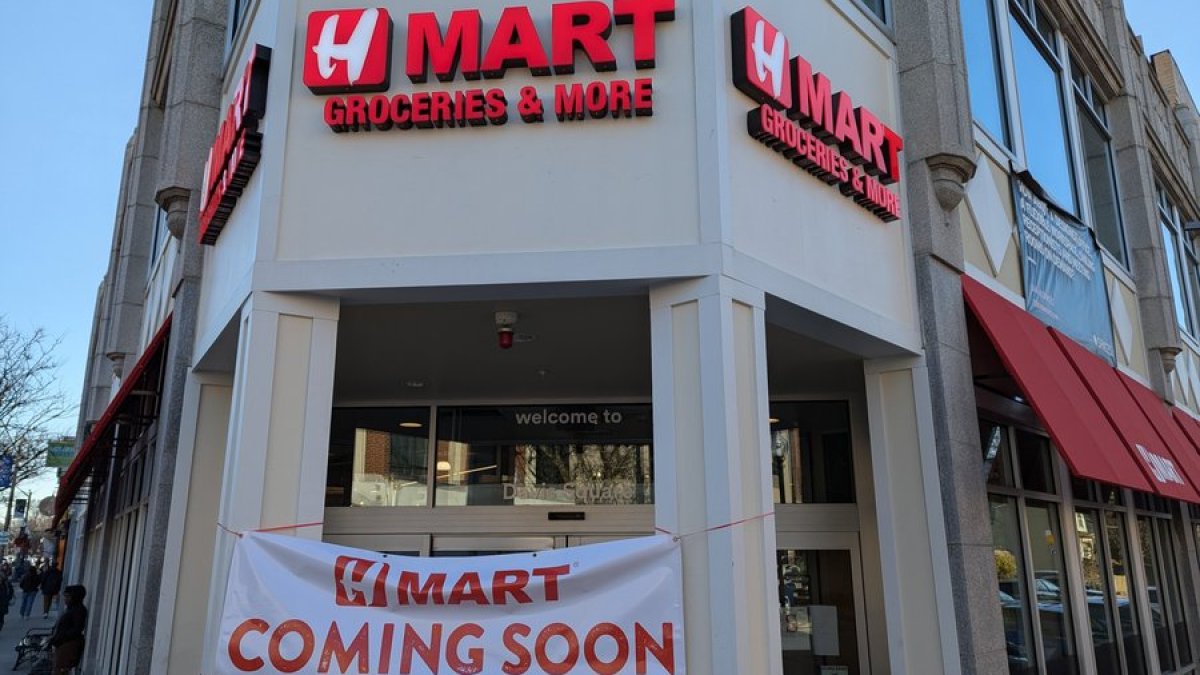 New Boston-area H Mart grocery store in Somerville’s Davis Sq. – NBC Boston