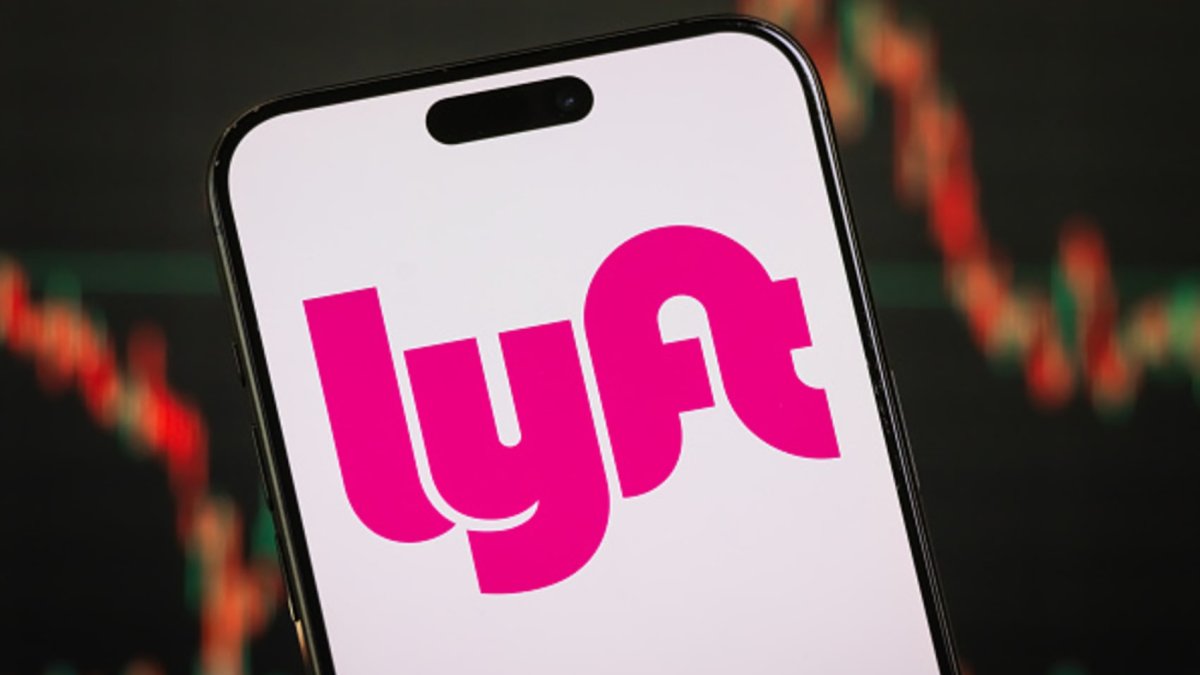 Lyft driver charged with rape of passenger in Somerville – NBC Boston