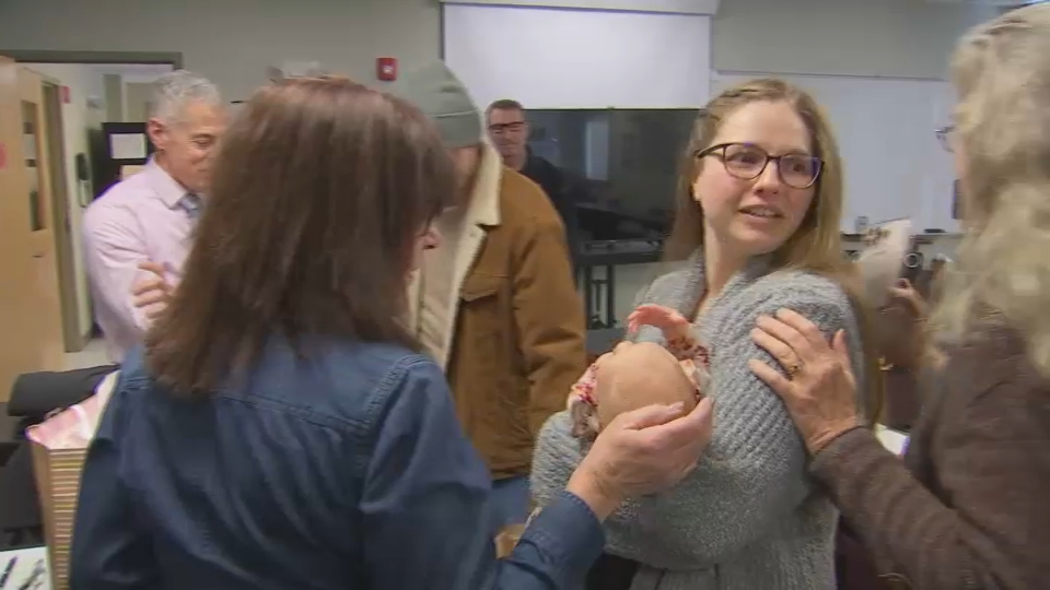 Tuftonboro, NH mom reunited with 911 operator who helped deliver baby ...