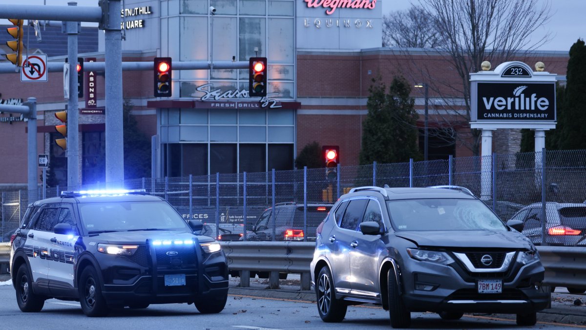 Route 9 Chestnut Hill pedestrian killed today – NBC Boston