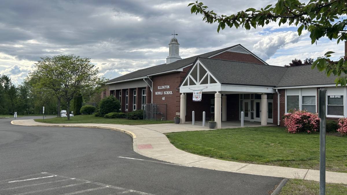 Conn. school districts seeing students turn to AI relationships – NBC ...