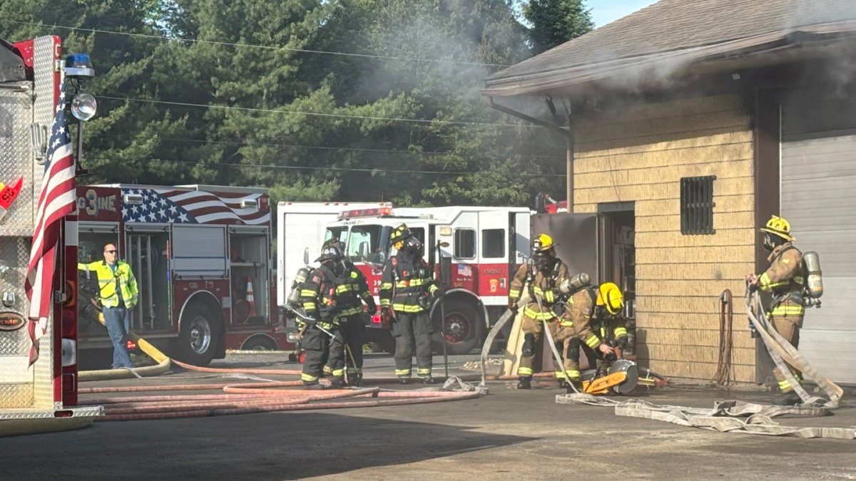 Kingston NH firefighters battle blaze at Route 125 business – NBC Boston