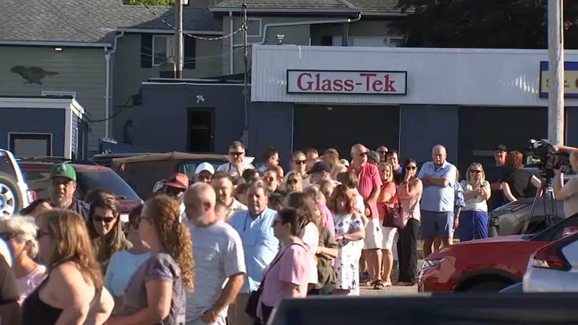 ‘It’s heartwarming’: Fundraiser held after deadly Fall River fire – NBC ...