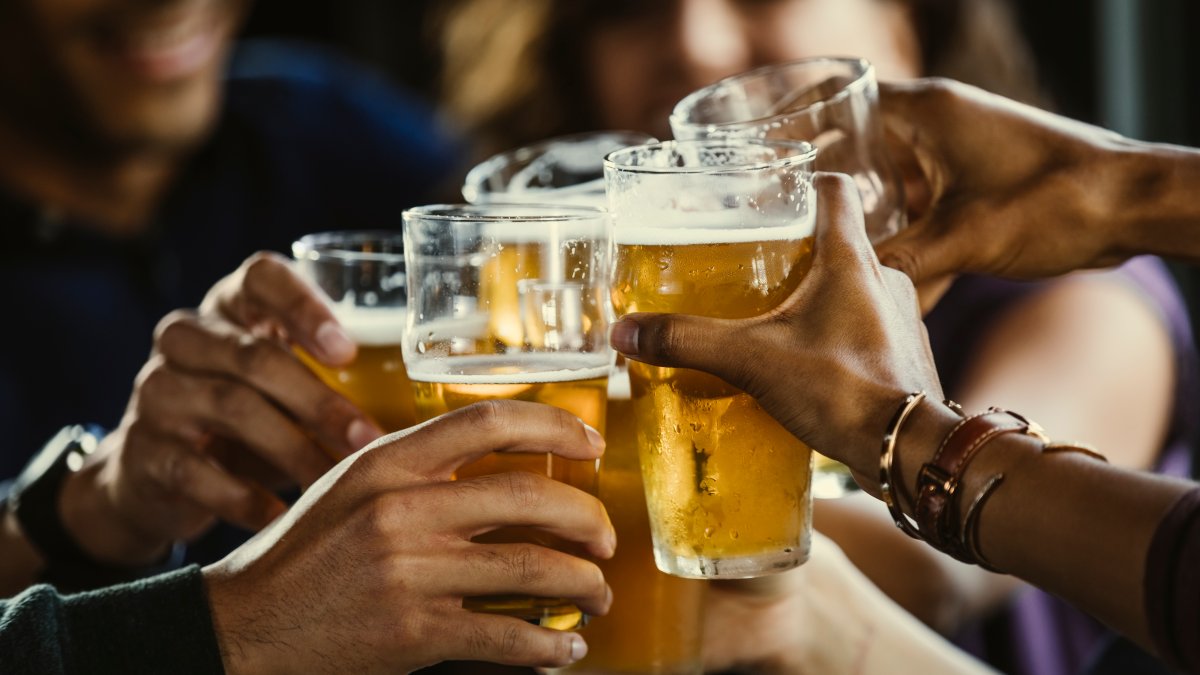 Will Massachusetts’ happy hour ban be lifted anytime soon? – NBC Boston