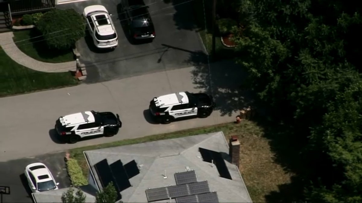 North Andover, MA armed robbery, manhunt in Lawrence – NBC Boston