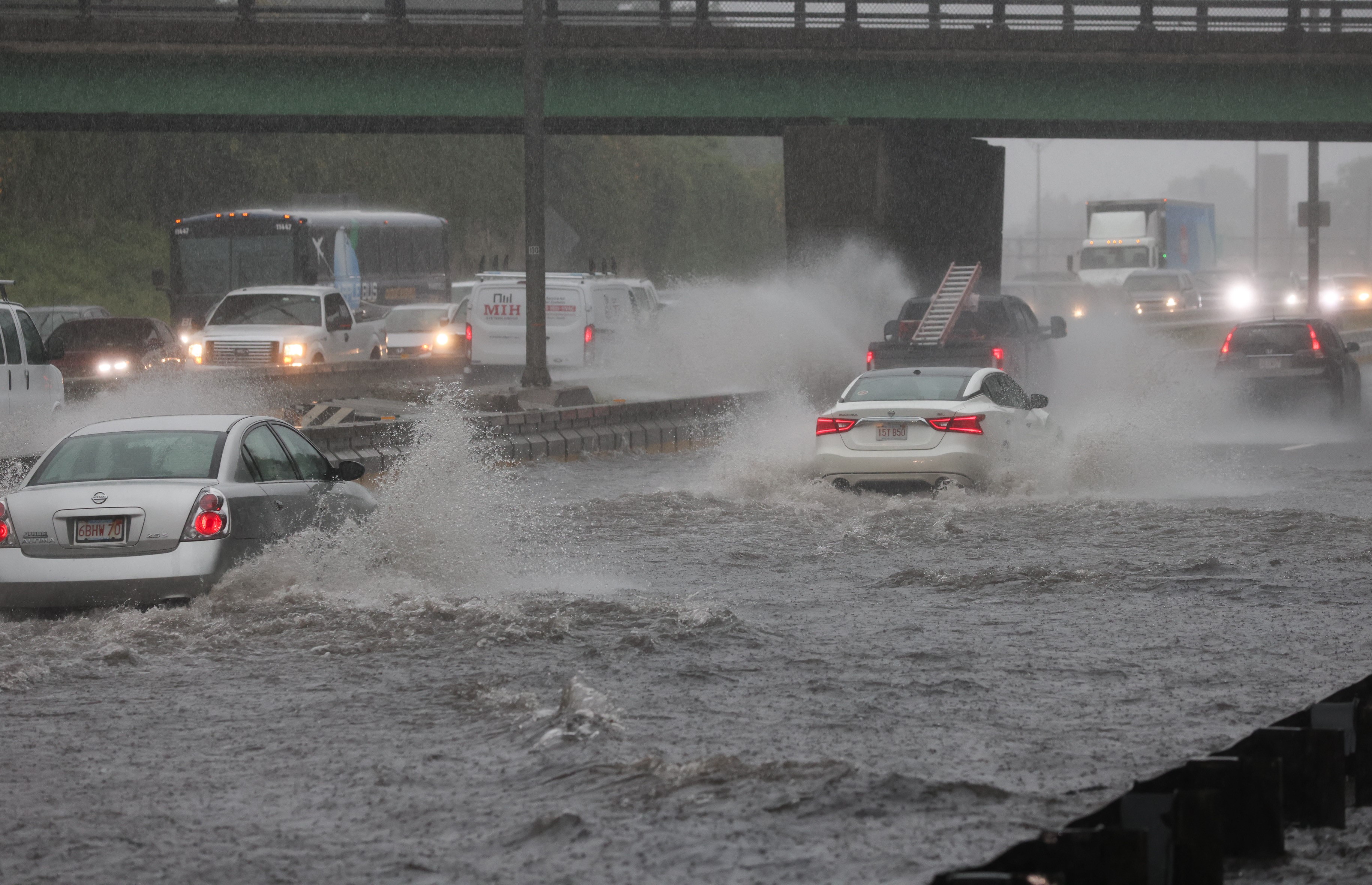 Flash flood warnings in Massachusetts, parts of I-93 underwater – NBC ...