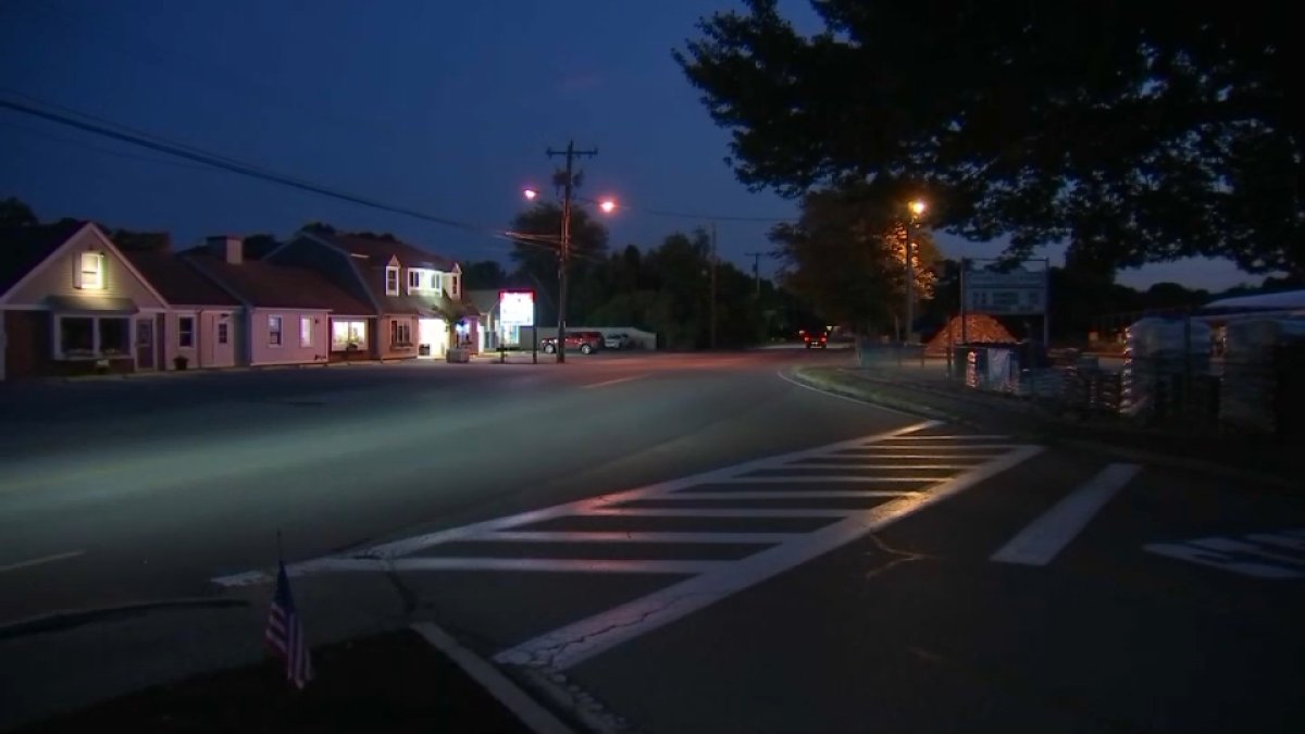 Marshfield MA suspicious incident: man grabs woman – NBC Boston