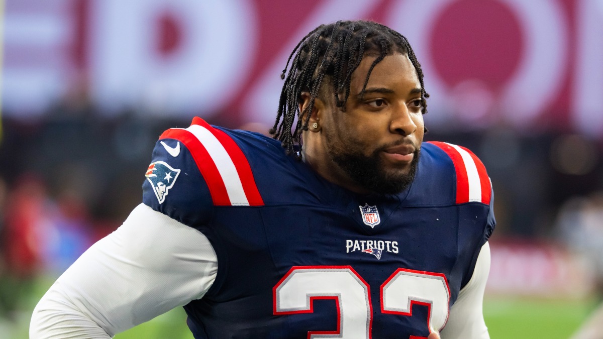 Patriots fuel trade chatter as Anfernee Jennings sidelined in finale ...