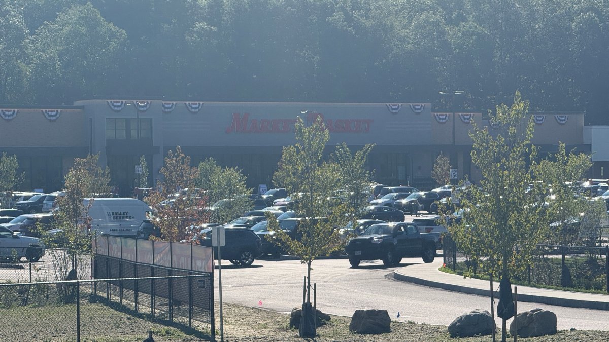 Market Basket new location grand reopening in North Andover – NBC Boston