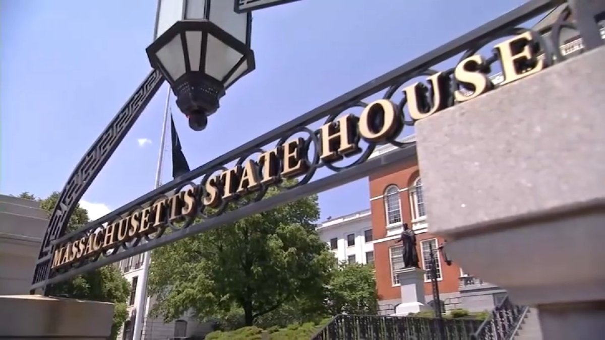 Healey signs Mass. spending bill with bar advocate raises, reforms ...