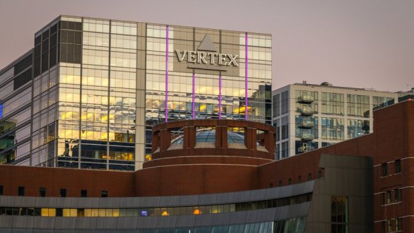 Major biotech refinances Seaport HQ for $1 billion – NBC Boston