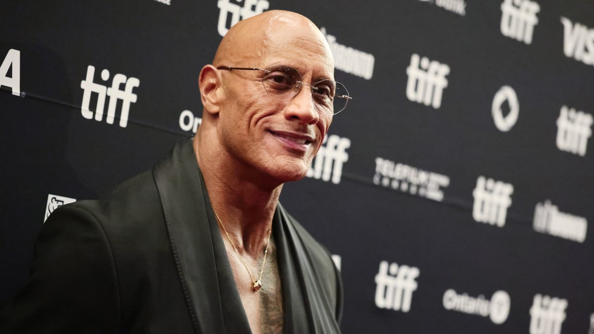 How Dwayne Johnson gained 30 pounds for ‘The Smashing Machine’ – NBC Boston