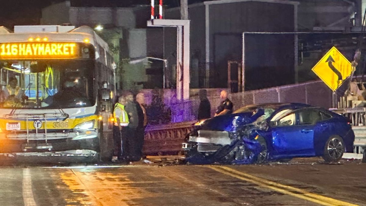 Man dies after head-on crash with MBTA bus in Lynn – NBC Boston