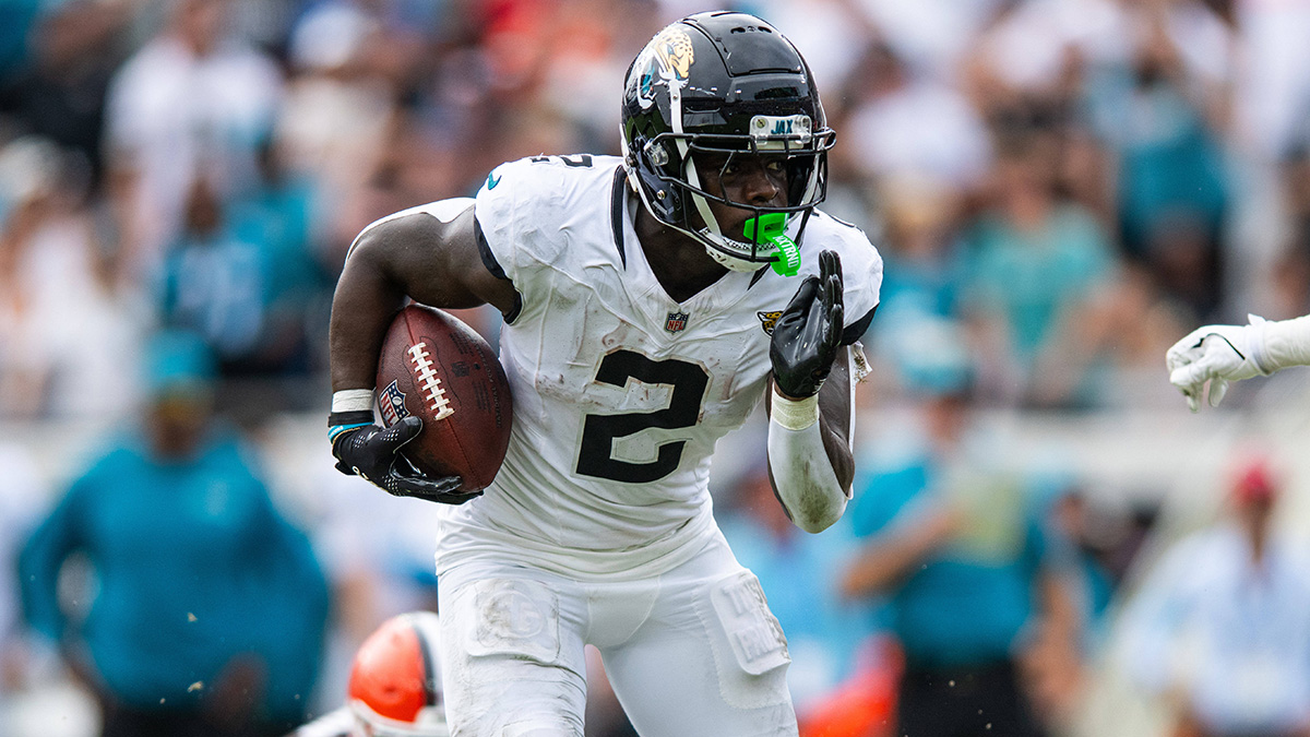 Patriots sign D’Ernest Johnson to practice squad as NFL trade deadline ...