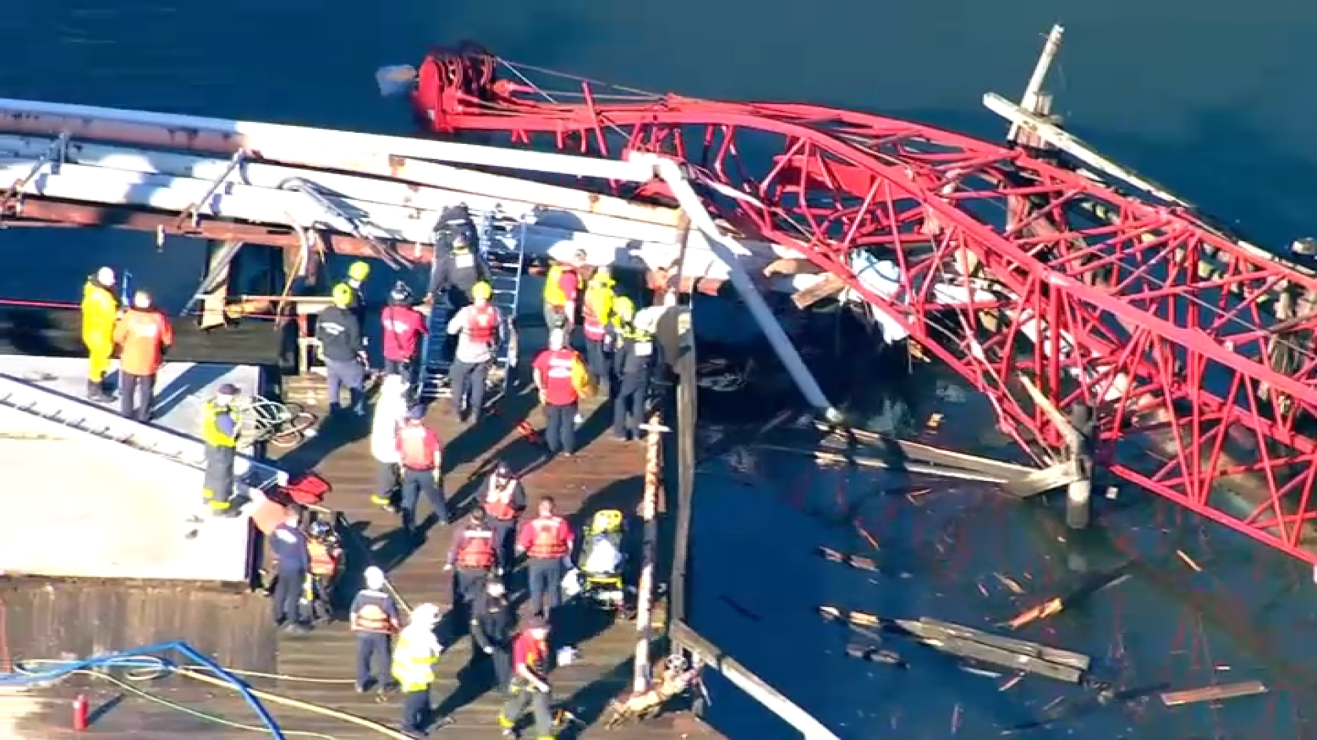Crane collapses in Everett, MA, killing 2 workers — photos, video – NBC ...