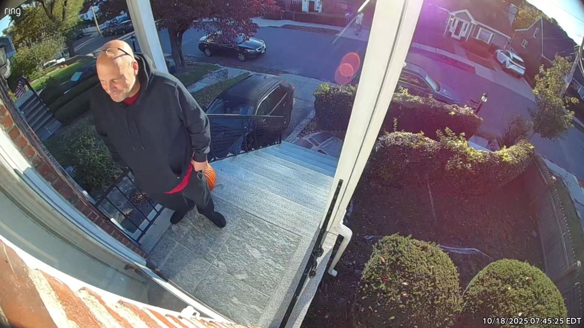 Video shows contractor wanted on arrest warrant scamming more customers ...