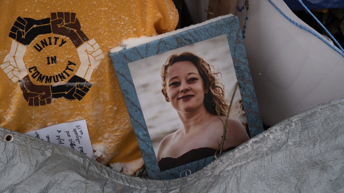 Renee Good was shot in head, autopsy commissioned by family finds – NBC ...