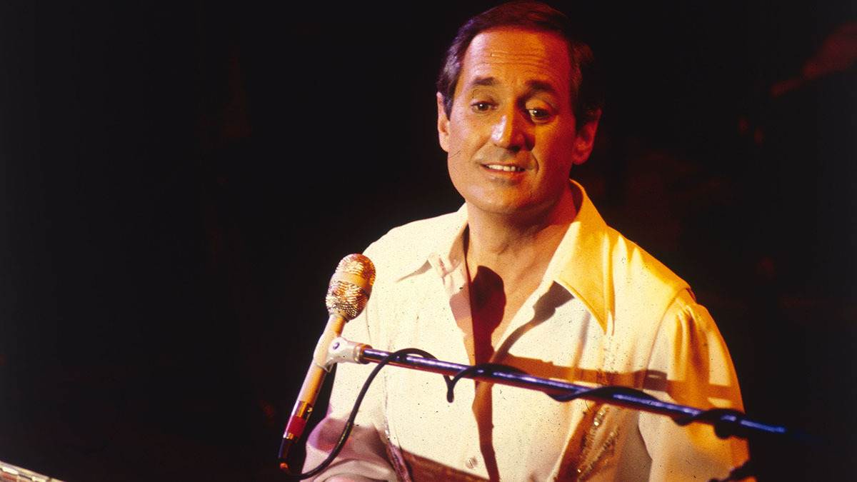 Singer-songwriter Neil Sedaka dies at 86 – NBC Boston