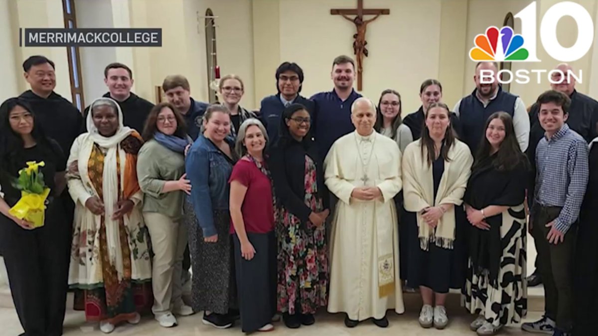 Merrimack College group meets Pope Leo in surprise visit – NBC Boston