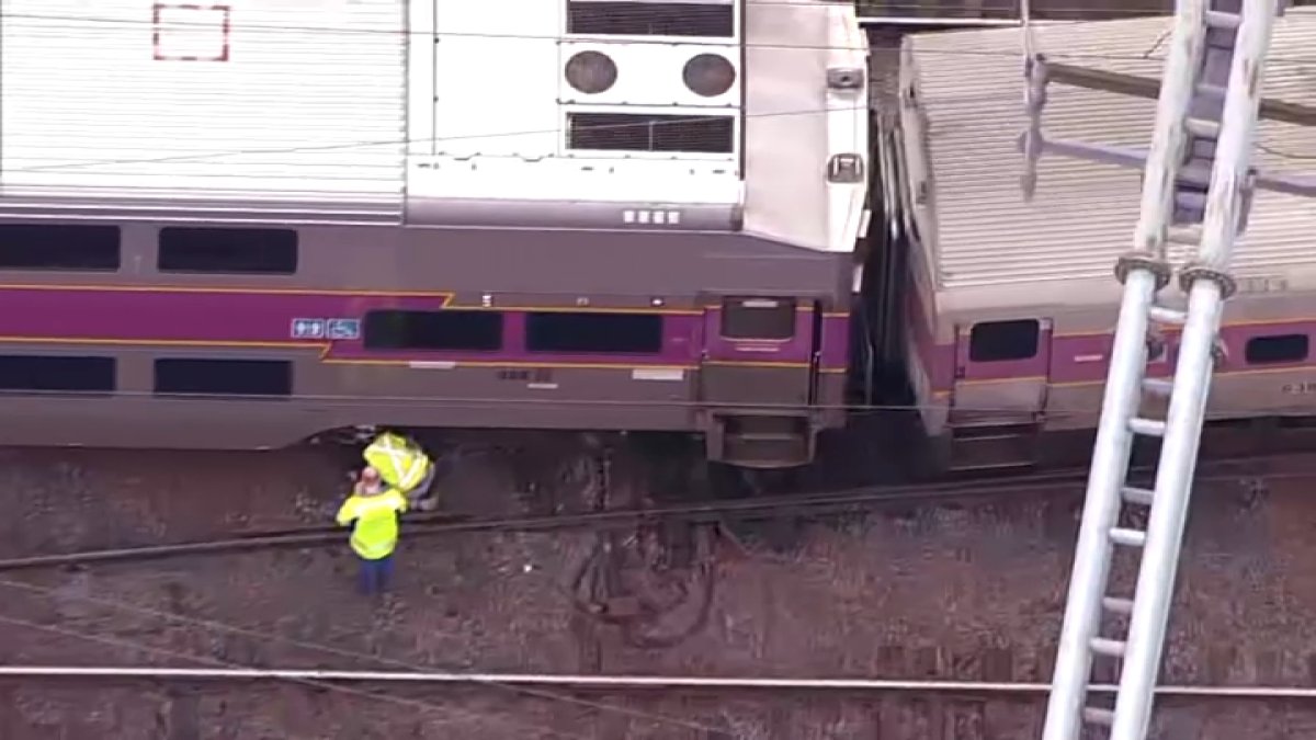 South Station derailment prompts delays on MBTA Commuter Rail – NBC Boston