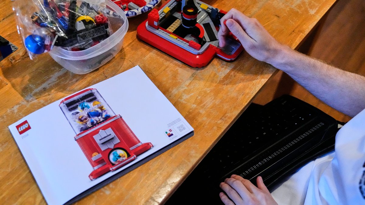 People with low vision can now build Lego sets thanks to this man – NBC ...