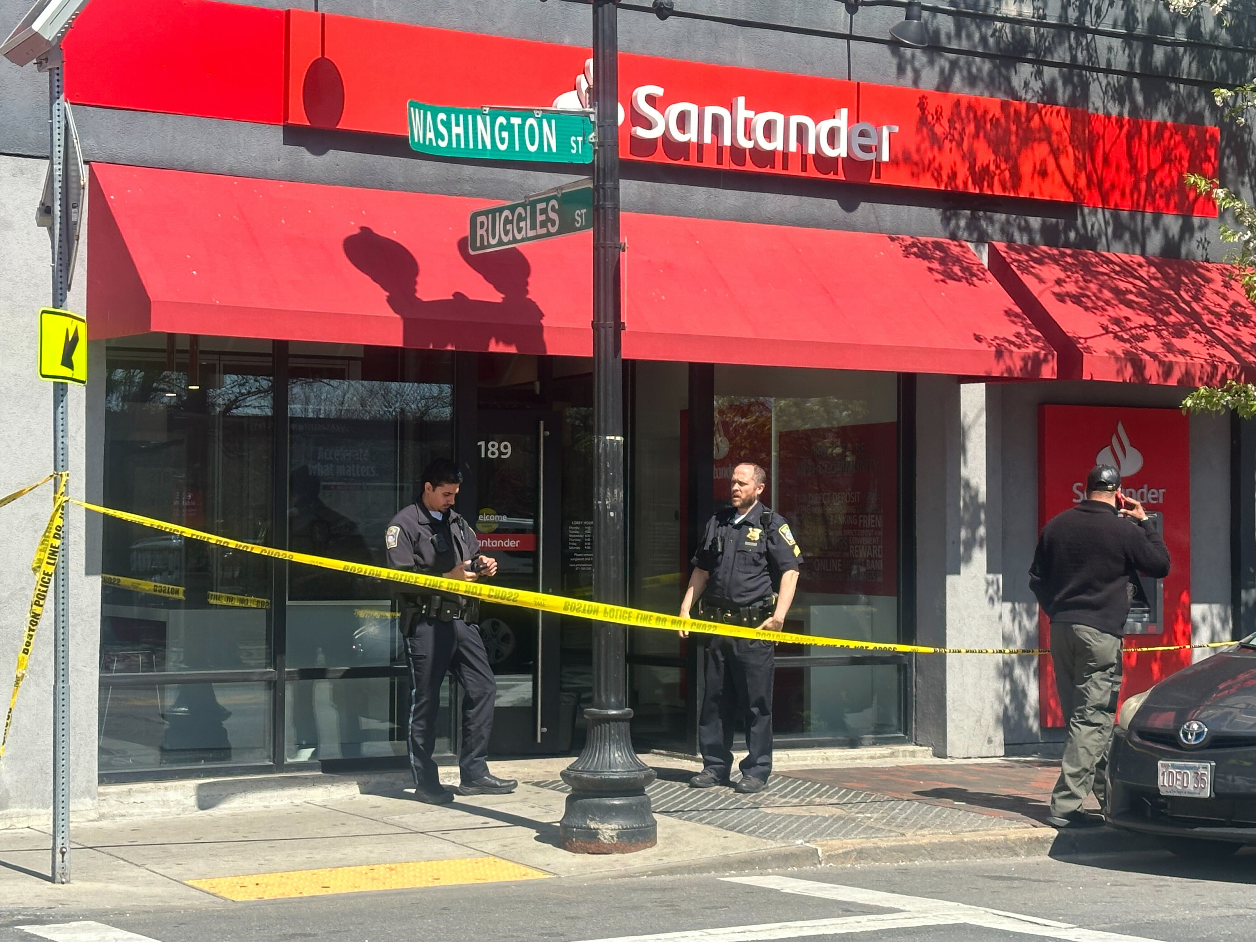 2 arrested in Everett bank robbery as Boston police investigate 2 more ...