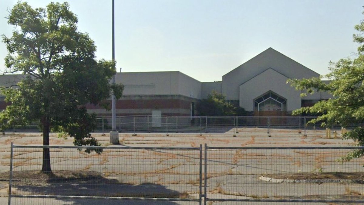 Whole Foods, Costco plan back on track for shuttered NH mall site – NBC ...