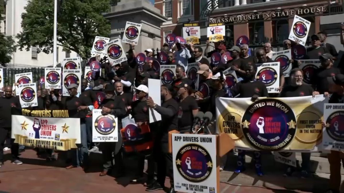Rideshare drivers union: MA certifies Uber, Lyft drivers – NBC Boston